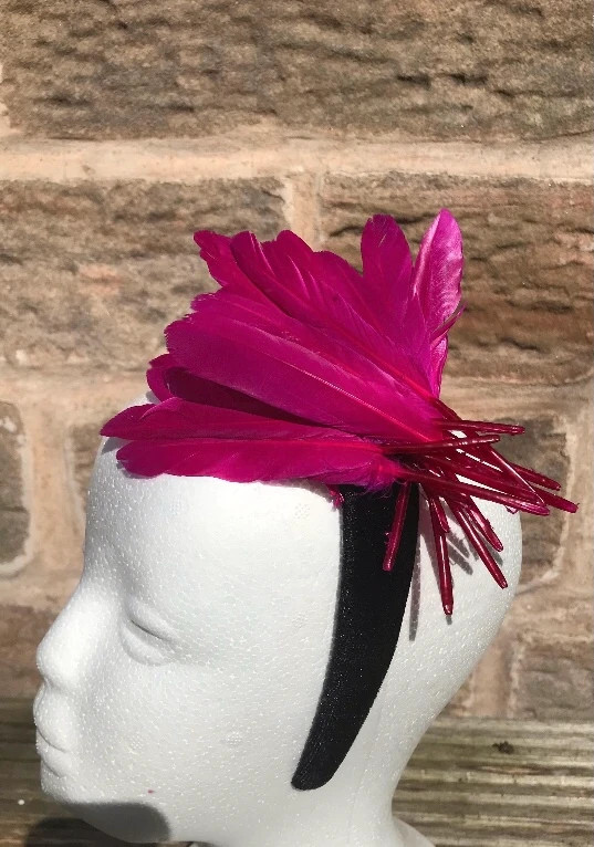 Magenta and black fascinator wedding races mother of the bride | Vinted Magenta and black fascinator wedding races mother of the bride | Vinted